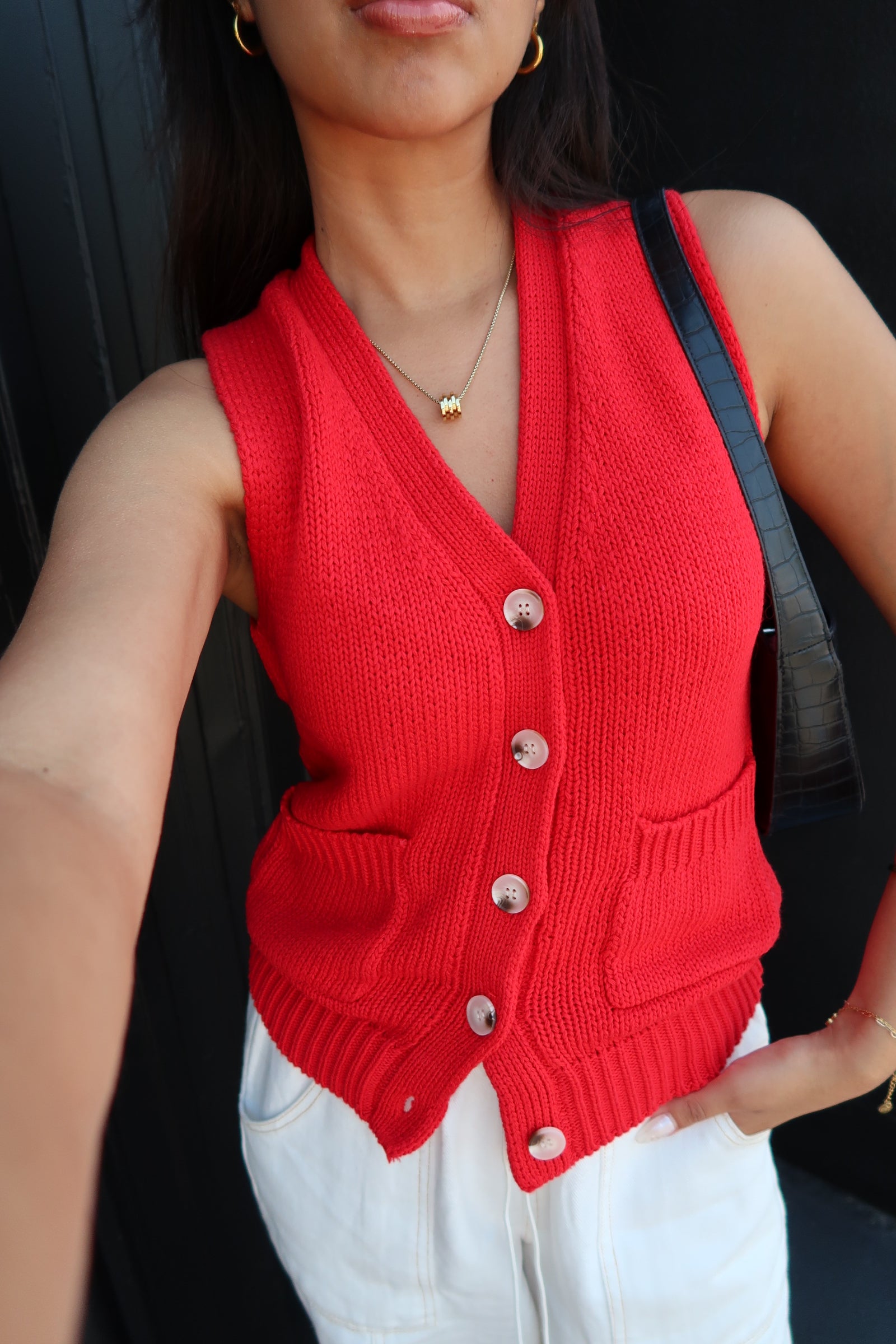 RED KNIT VEST – Thegmood